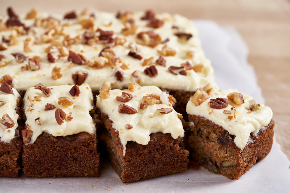 Square Carrot Cake with Cream Cheese Icing recipe | HotCooking