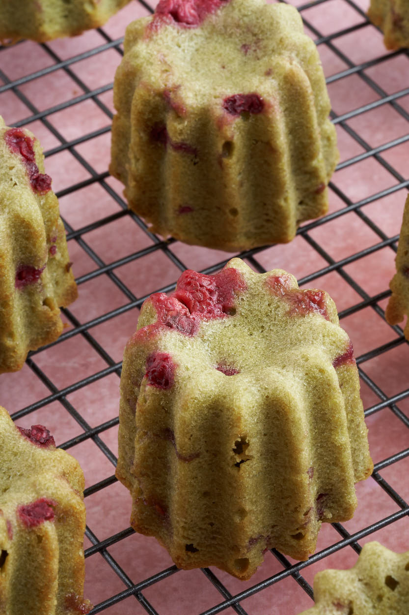 Matcha Cakes with Raspberries recipe | HotCooking